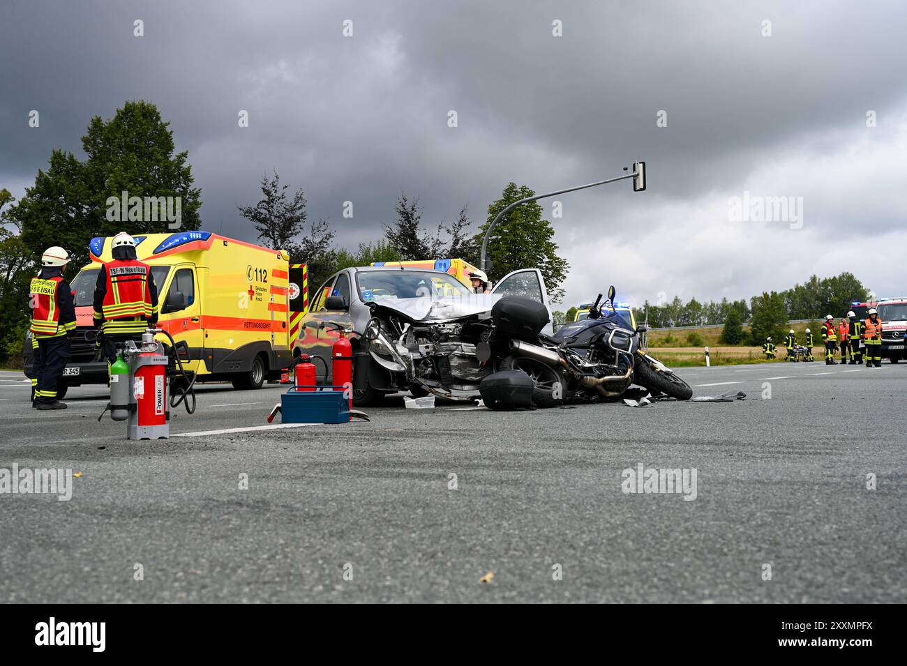 Neueibau S148 - Zwei Rettungshubschrauber im Einsatz: Drei Verletzte nach Crash zwischen ...
