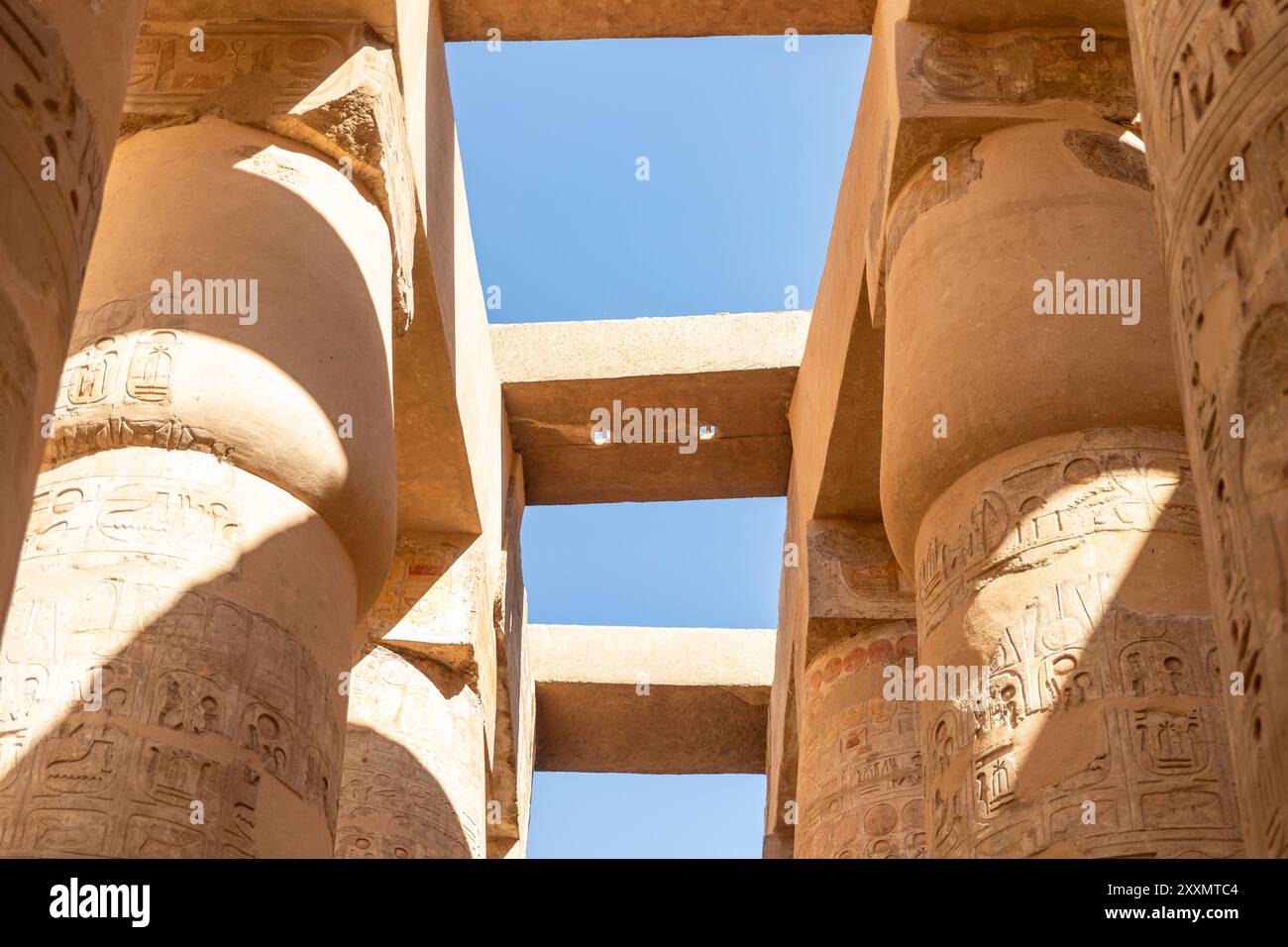 Explore the impressive forest of towering pillars of Karnak's Great ...