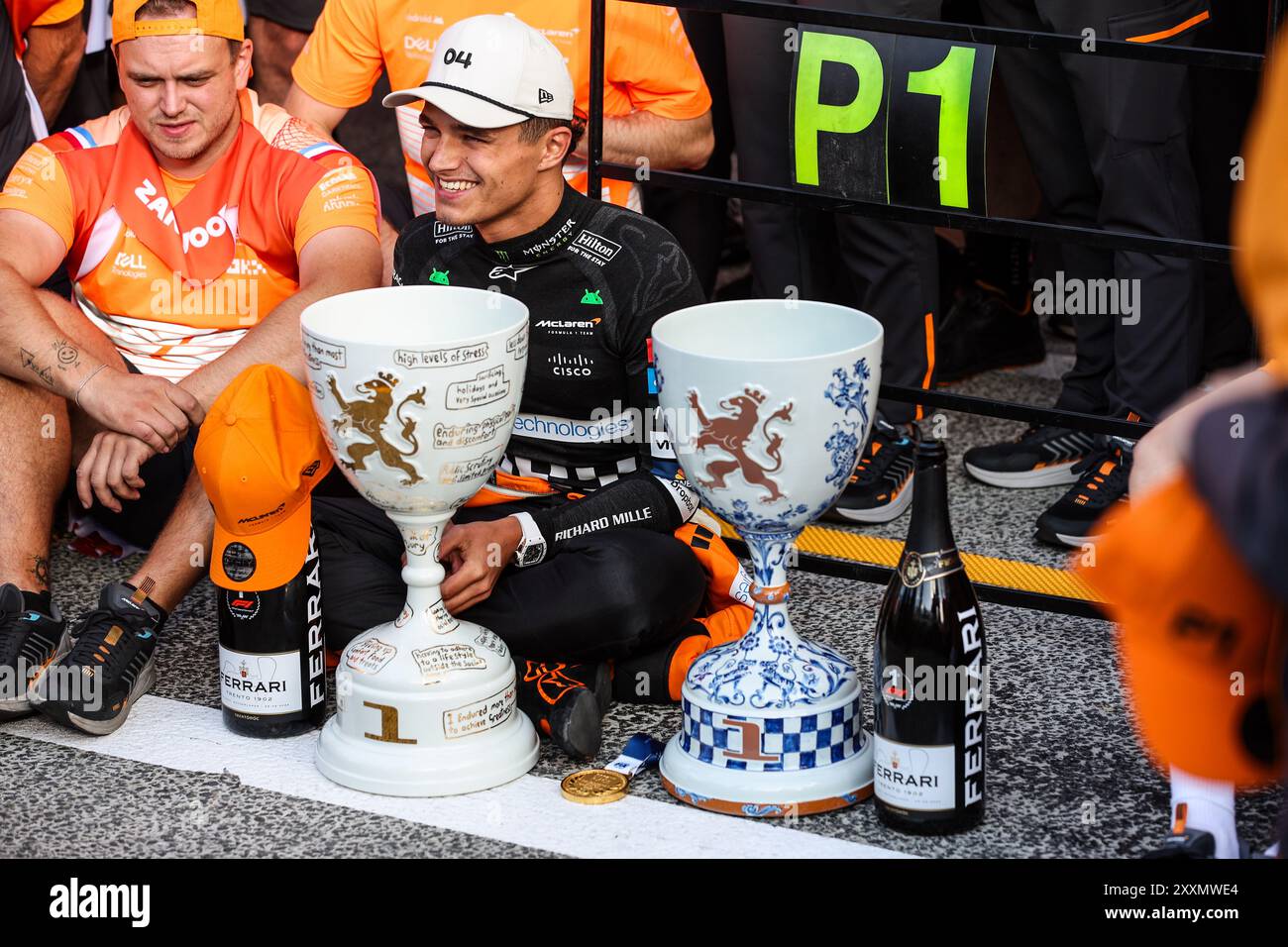 NORRIS Lando (gbr), McLaren F1 Team MCL38, portrait trophy celebration ...