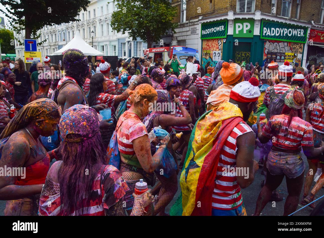 Wheres wally book hi-res stock photography and images - Alamy