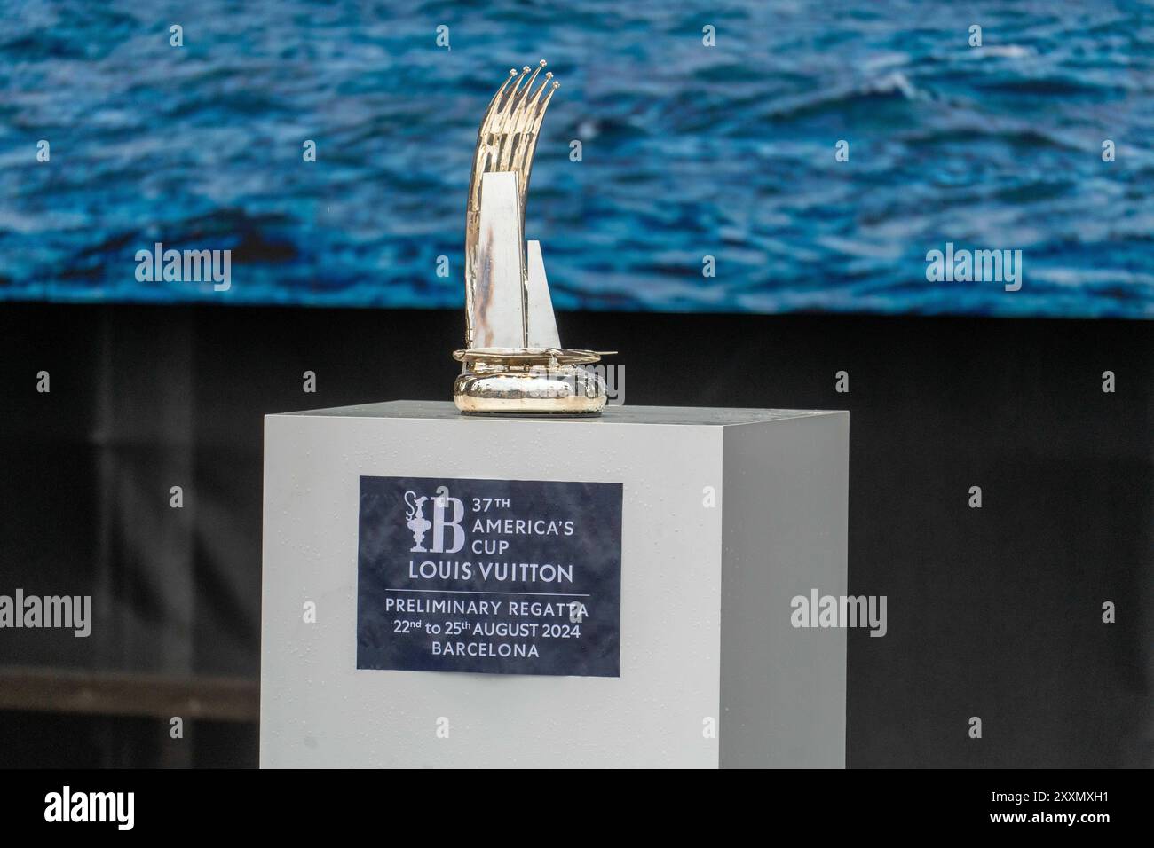 Copa america 2024 trophy hi-res stock photography and images - Alamy