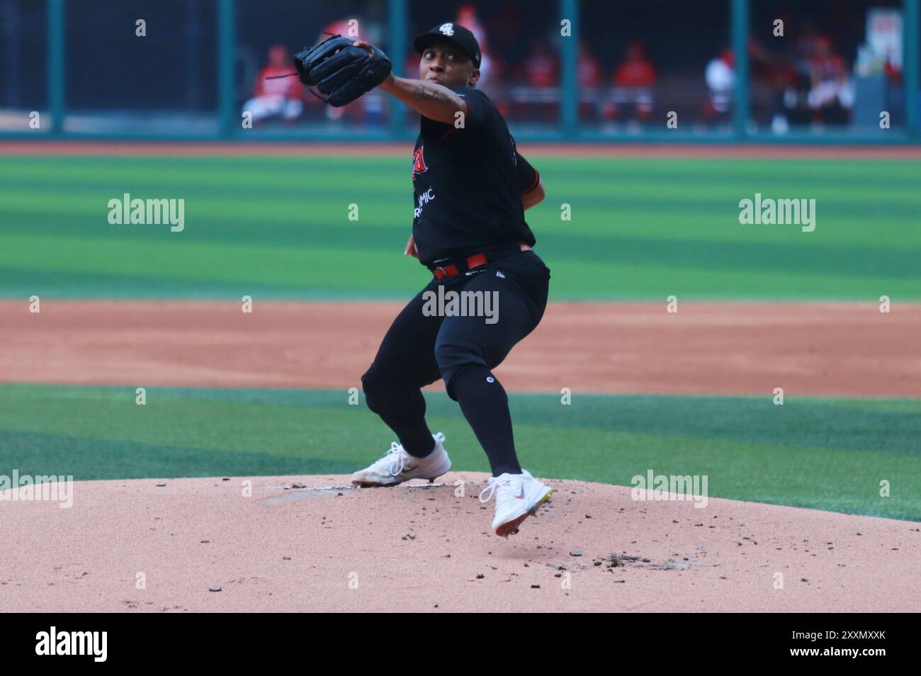 Bates de beisbol hi-res stock photography and images - Alamy
