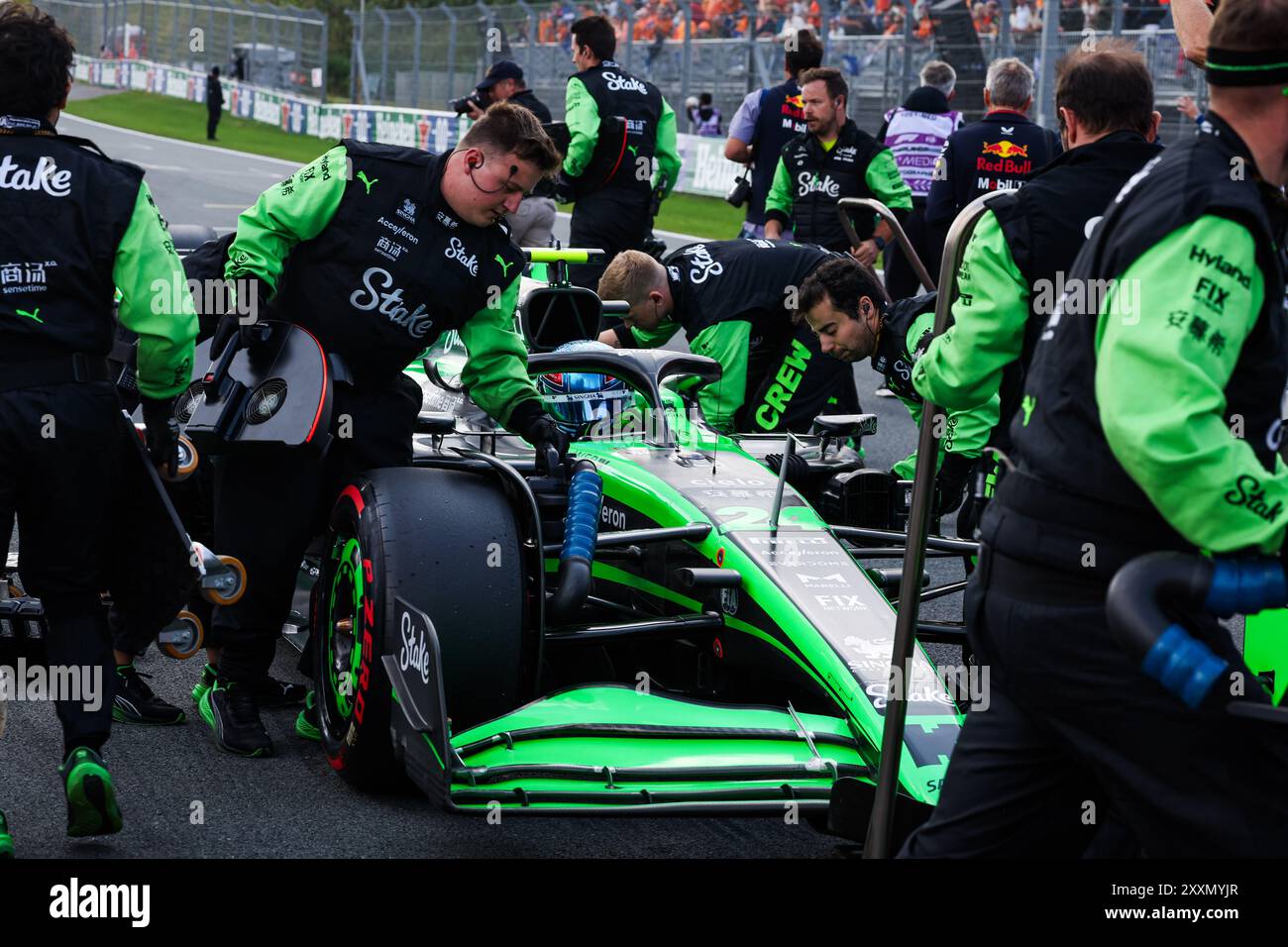 24 ZHOU Guanyu (chi), Stake F1 Team Kick Sauber C44, action during the Formula 1 Heineken Dutch ...