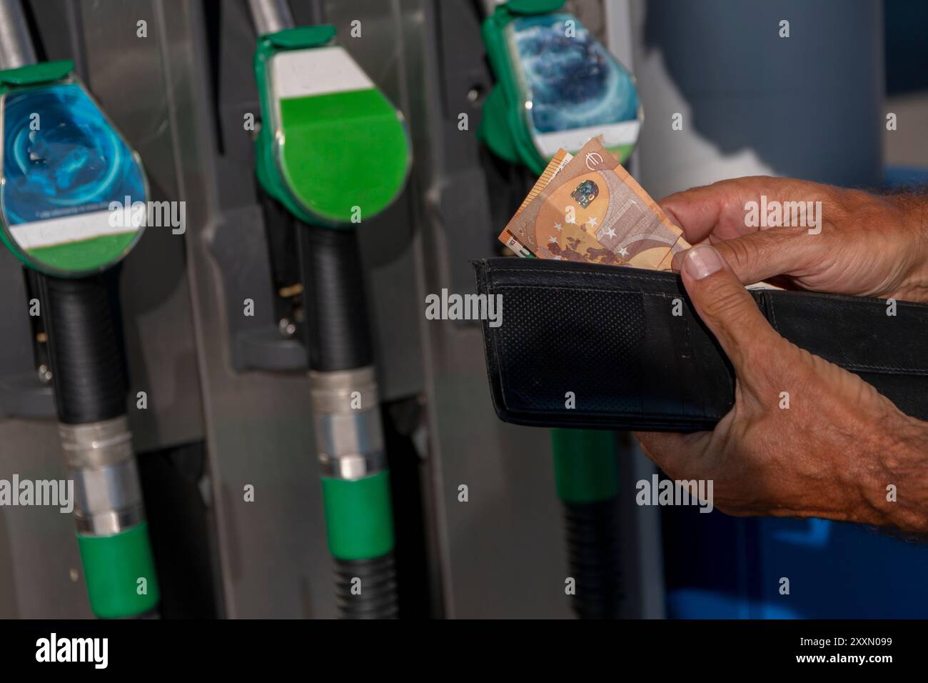 Mature man counting banknotes hi-res stock photography and images - Alamy