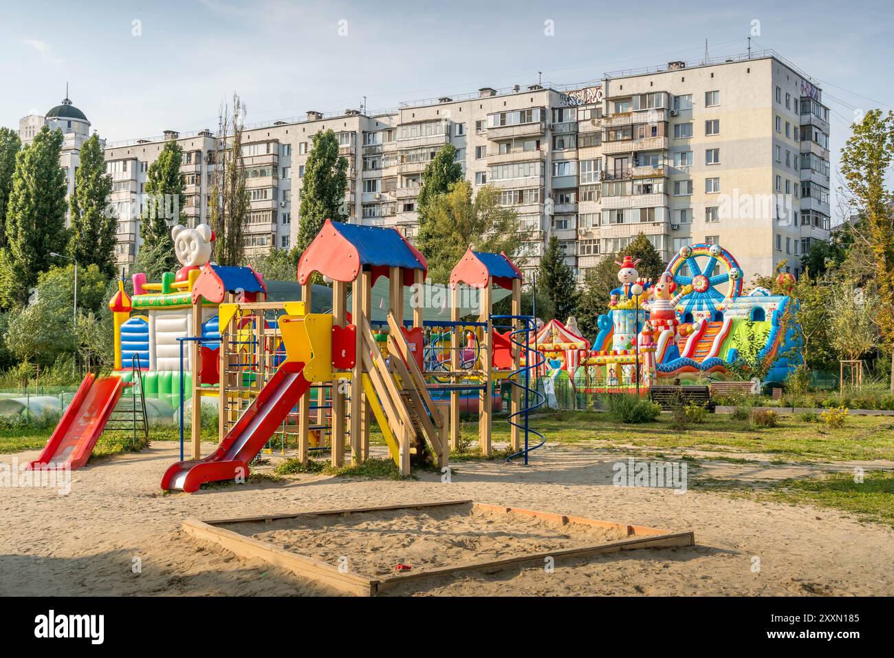 Kids in park playground hi-res stock photography and images - Alamy
