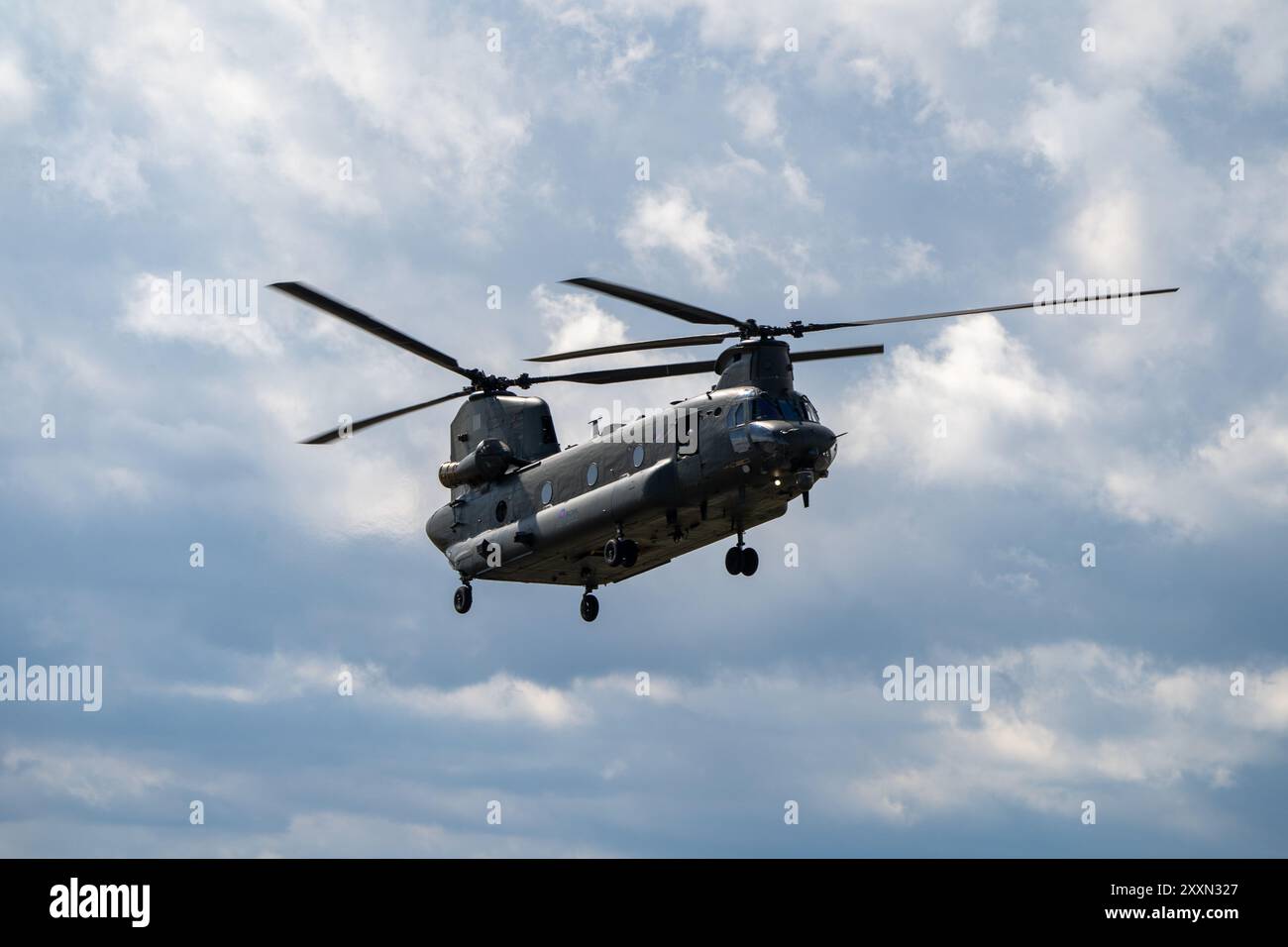 Farnborough, Hampshire - July 22nd 2024: Boeing CH-47 Chinook Royal Air ...