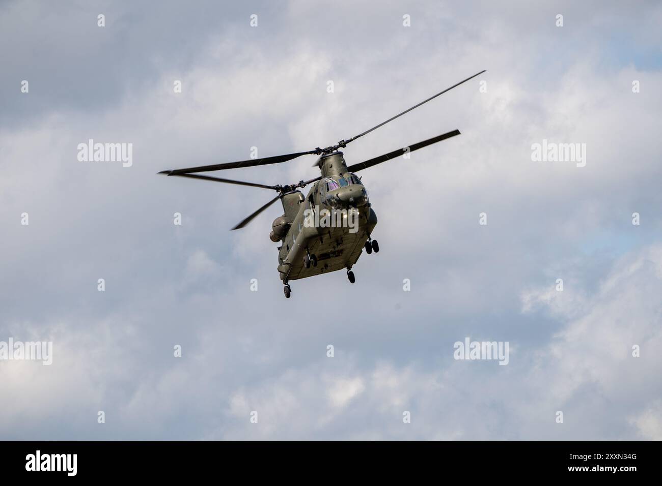 Farnborough, Hampshire - July 22nd 2024: Boeing CH-47 Chinook Royal Air ...