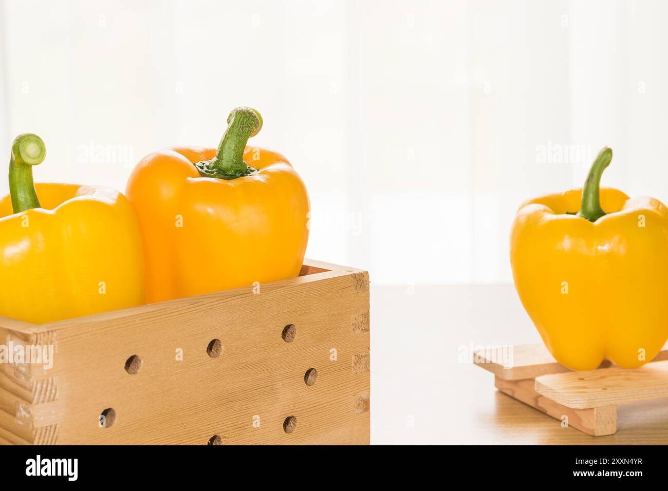 Green capsicum in box hi-res stock photography and images - Alamy