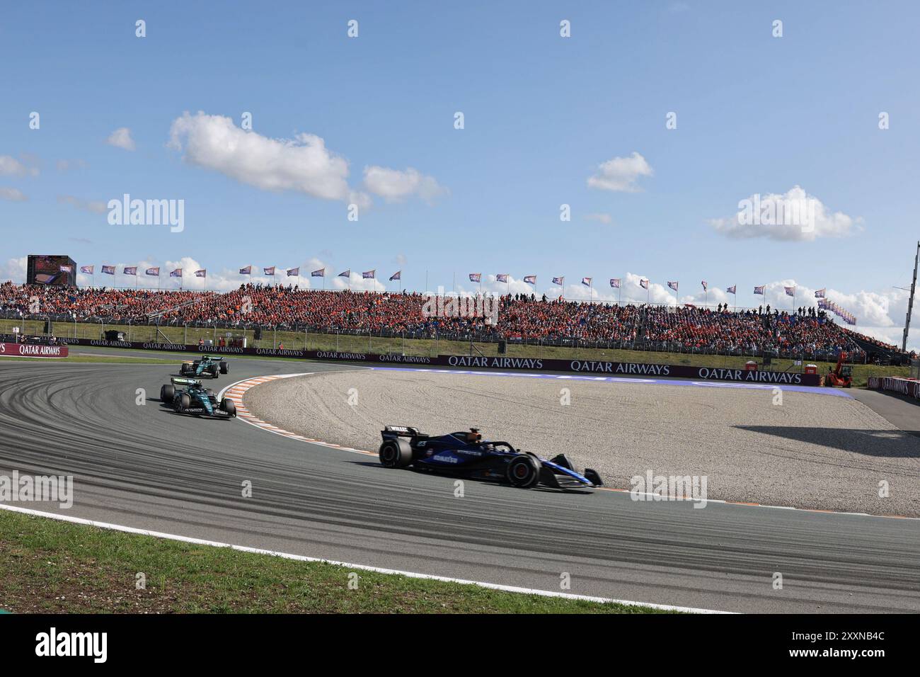 Alexander Albon (Williams Racing, #23), Fernando Alonso (Aston Martin ...