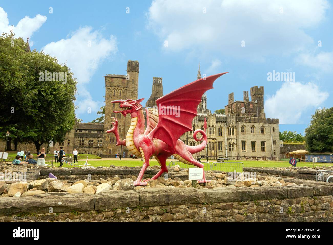 Dragon of wales hi-res stock photography and images - Alamy