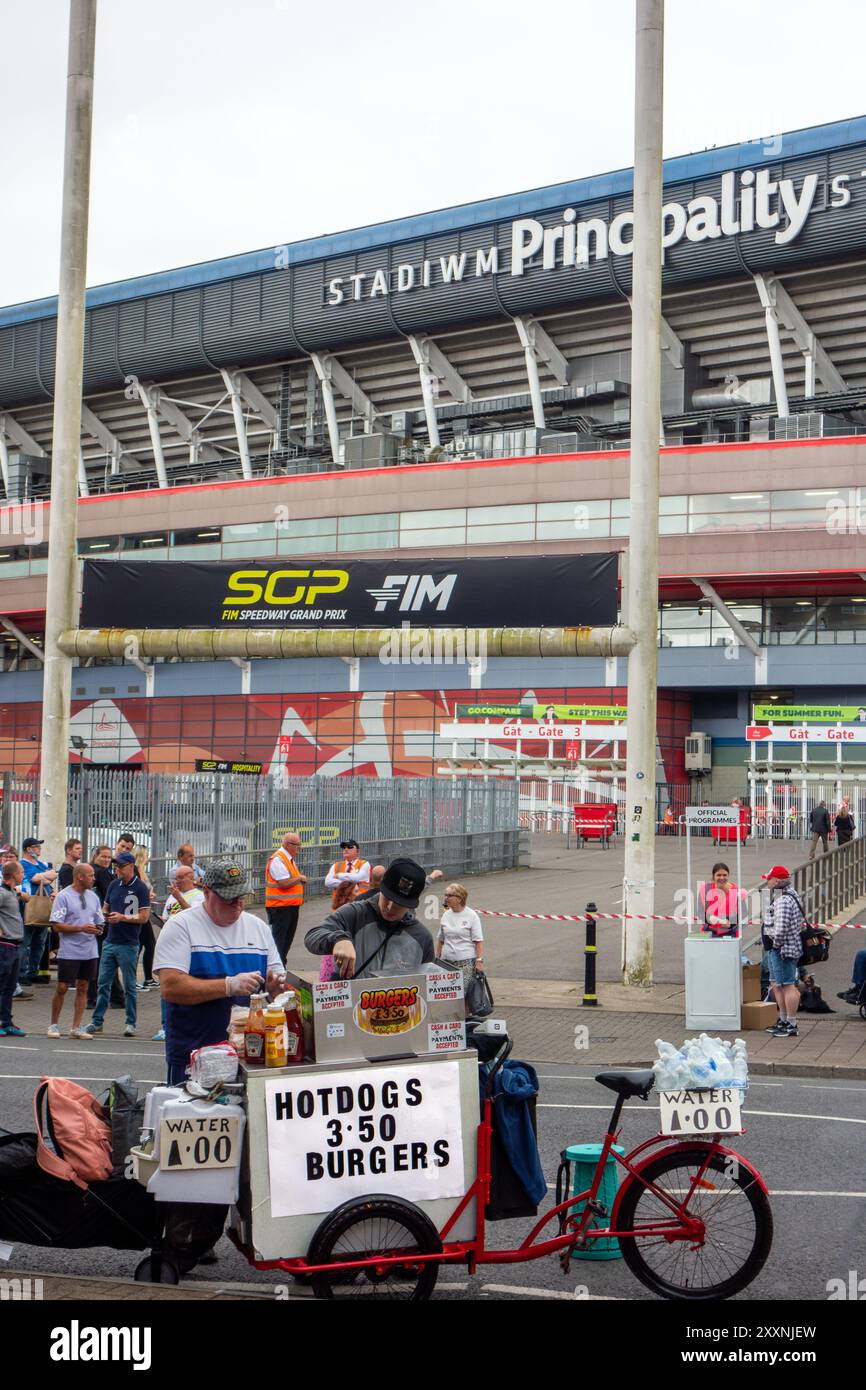 Hot dog stand in stadium hi-res stock photography and images - Alamy