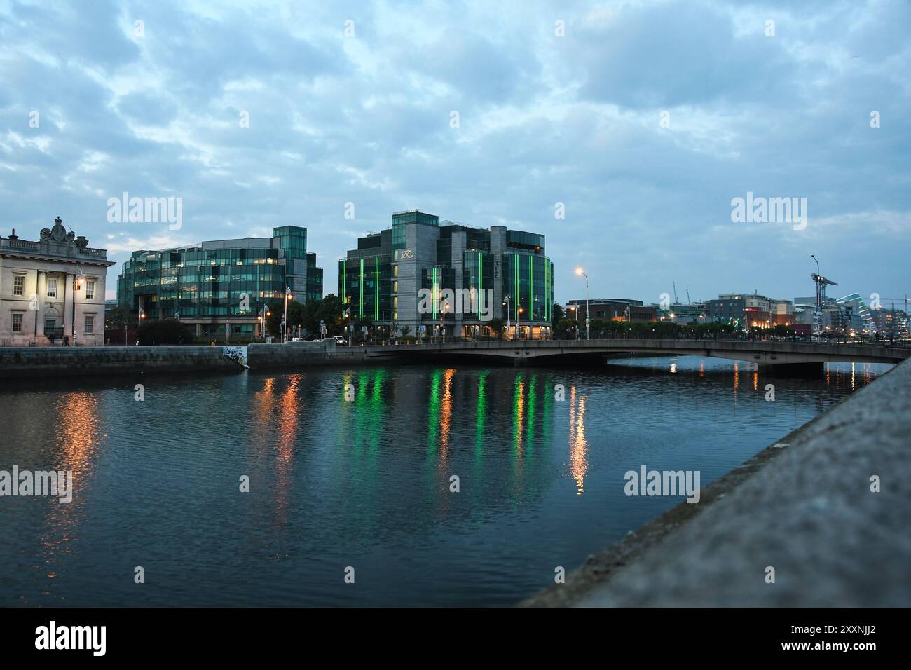 Jameson crane hi-res stock photography and images - Alamy