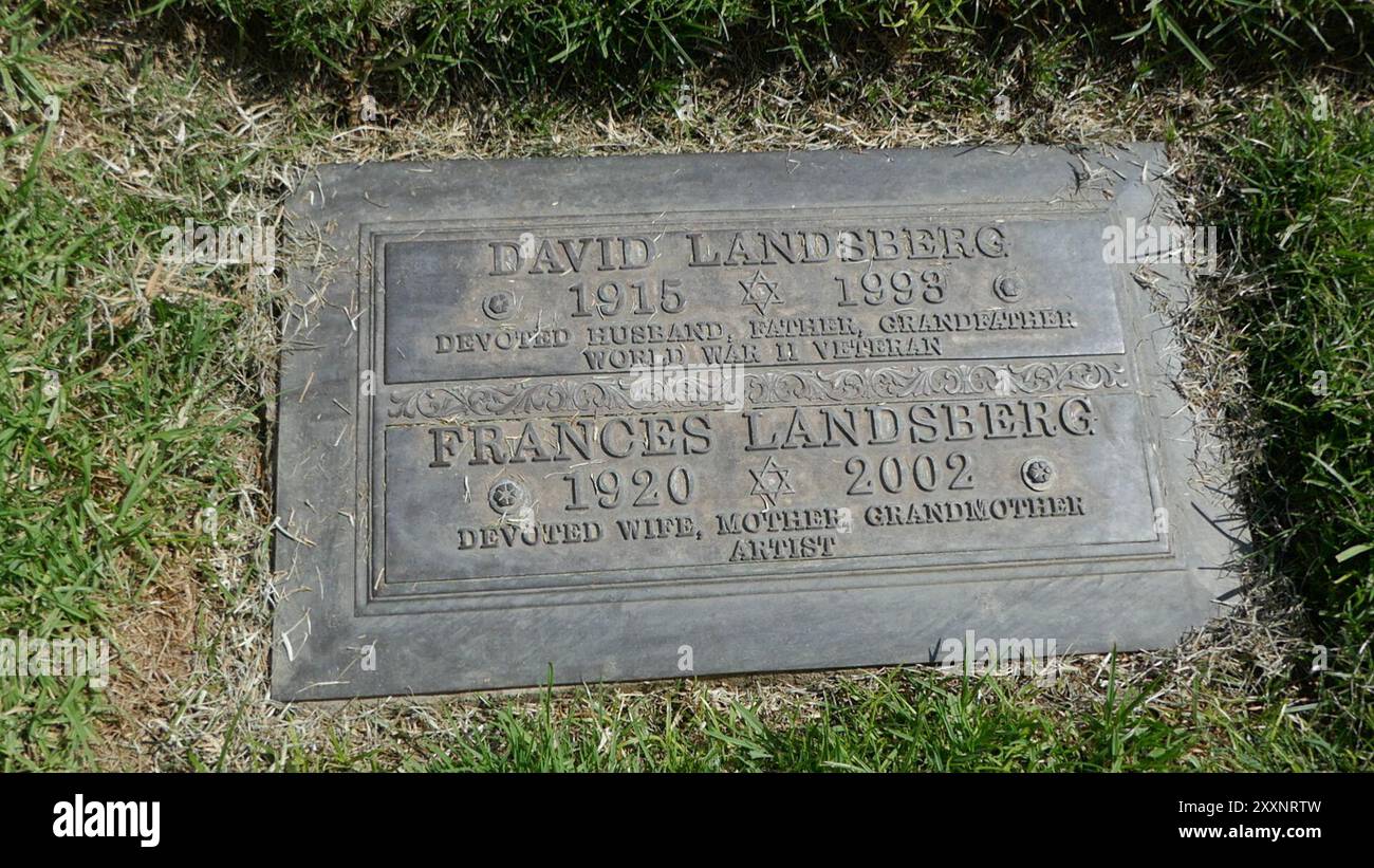 Los Angeles, California, USA 23rd August 2024 Actor/Writer David Landsberg Grave in Maimonides ...