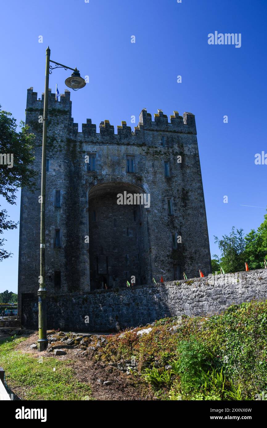 Medieval banquet at bunratty hi-res stock photography and images - Alamy