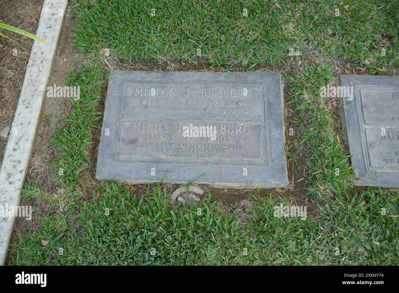 Los Angeles, California, USA 23rd August 2024 Television Writer Milt Josefsberg Grave in Courts ...