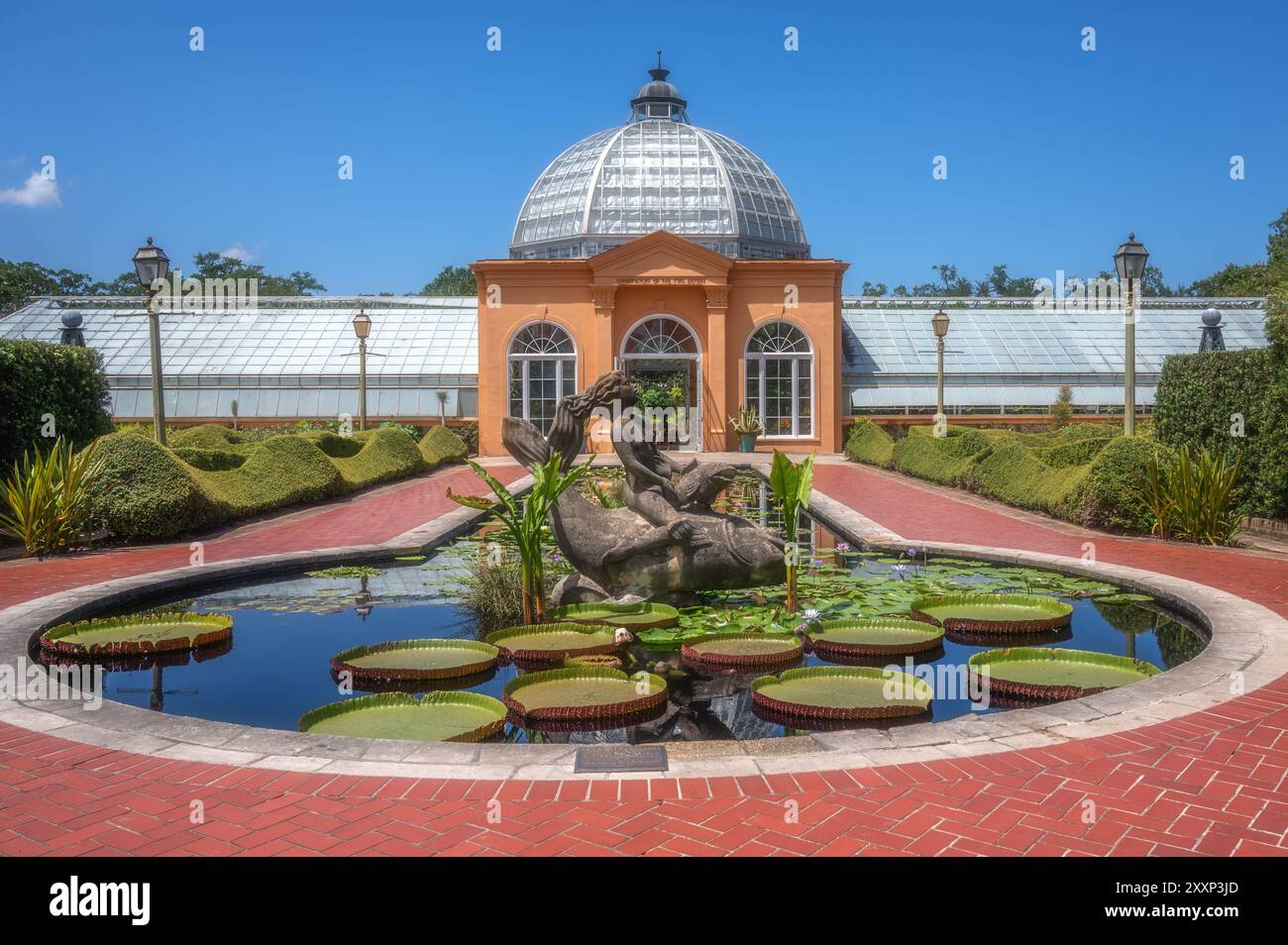New Orleans Botanical Garden features the Conservatory of the Two ...