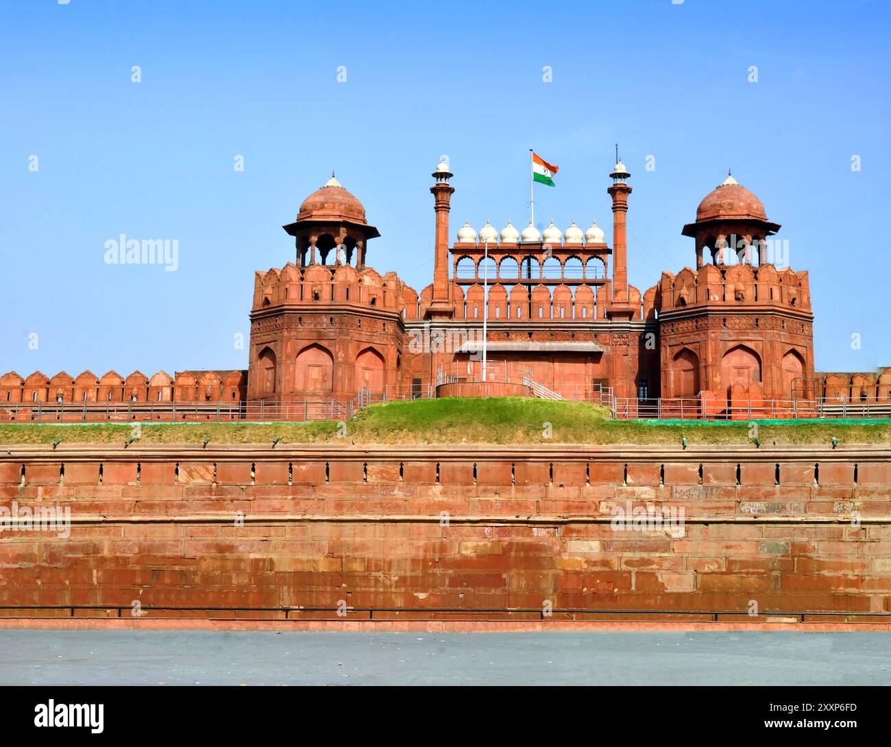 The Walls & Towers of the famous tourist attraction - Red Fort, Dehli ...