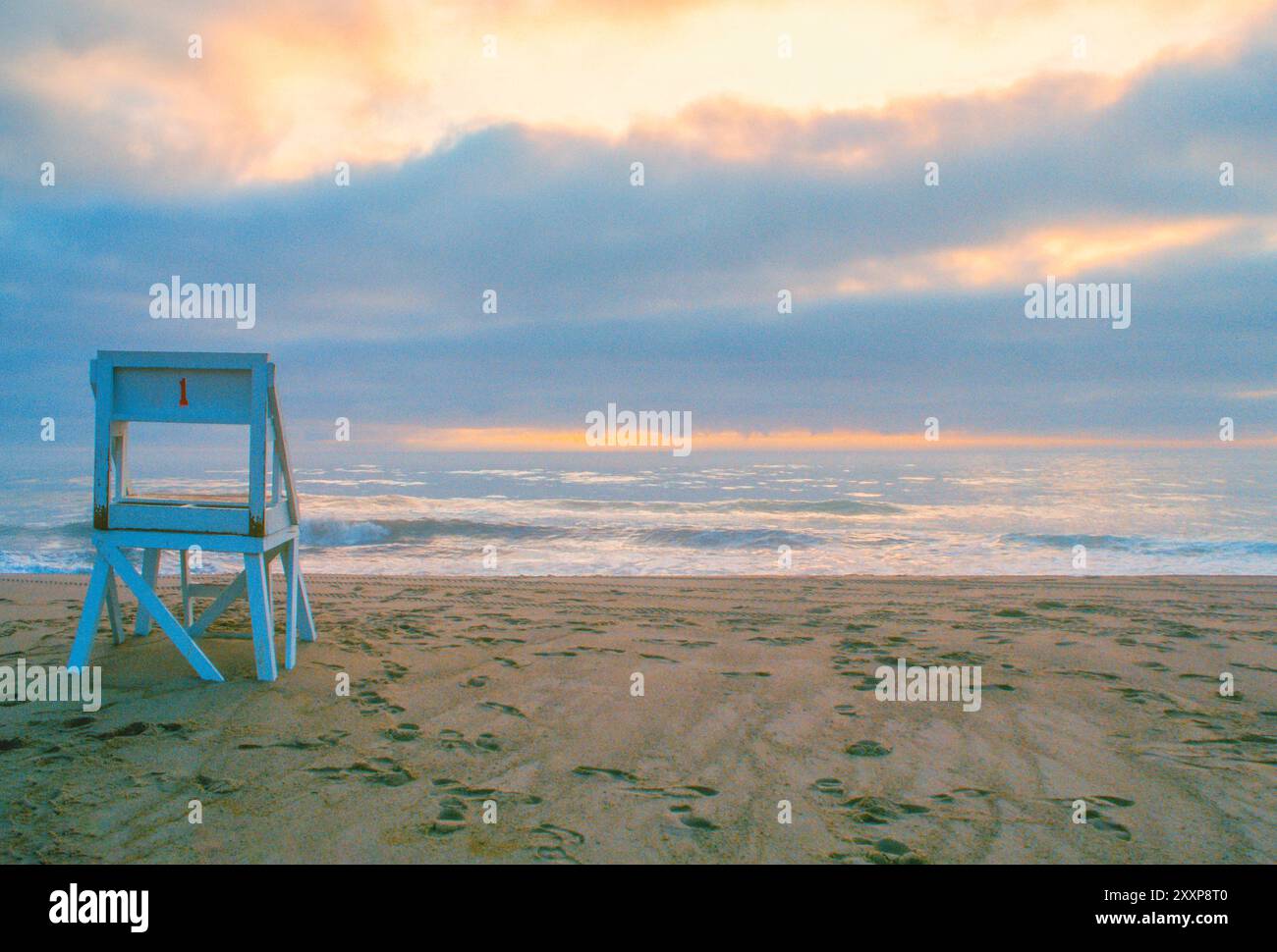 Lifeguard chair number one hi-res stock photography and images - Alamy