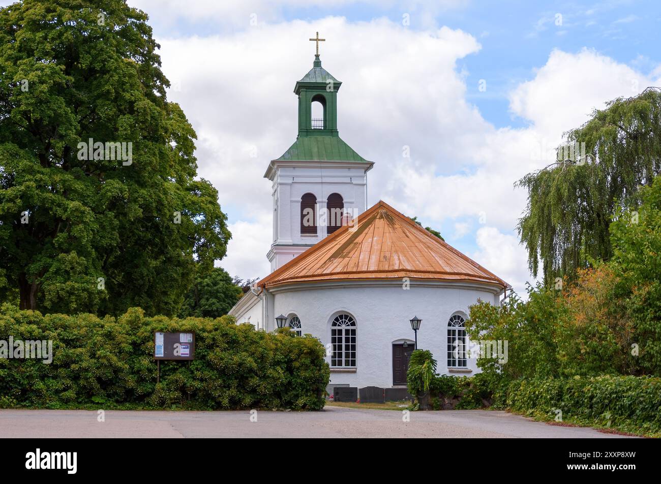 Church chapel on sides hi-res stock photography and images - Alamy
