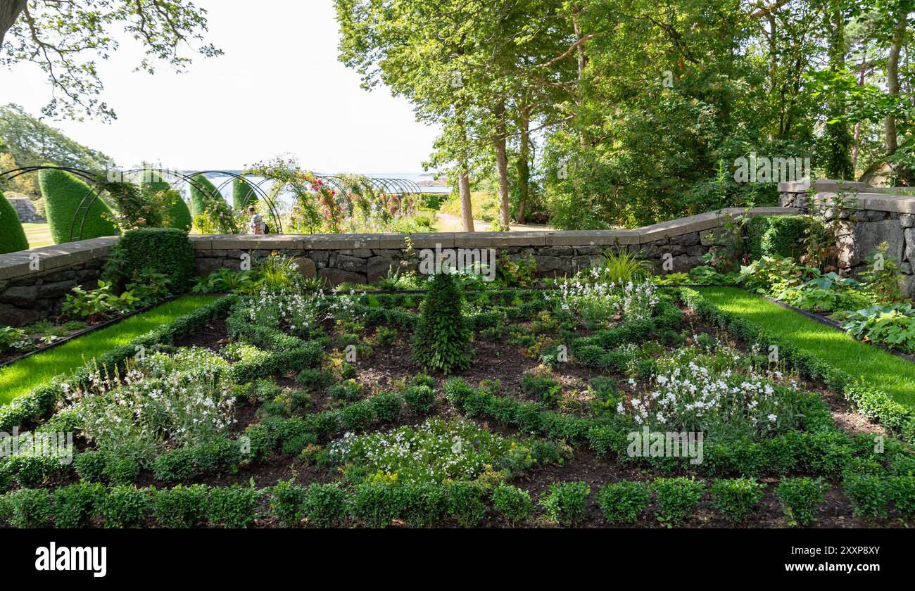Garden outside castle Stock Photo - Alamy