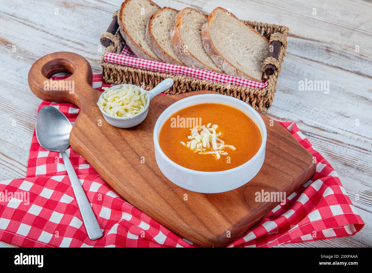 Turkish cuisine Tomato Soup. Delicious looking tomato soup. Turkish ...