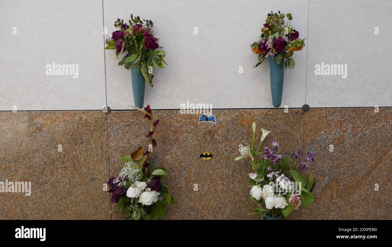 Los Angeles, California, USA 23rd August 2024 Actor Matthew Perry Grave ...