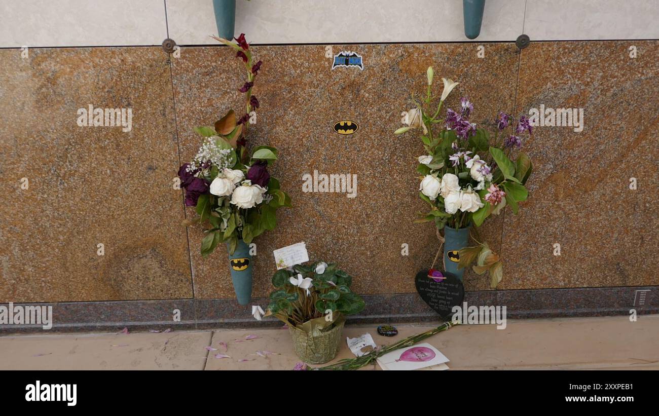 Los Angeles, California, USA 23rd August 2024 Actor Matthew Perry Grave ...