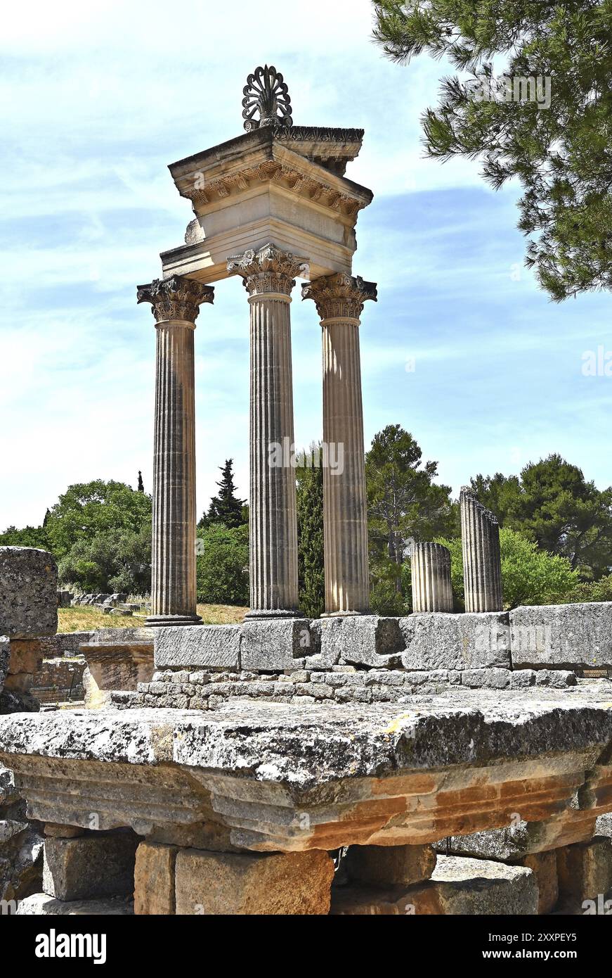 Three columns hi-res stock photography and images - Alamy