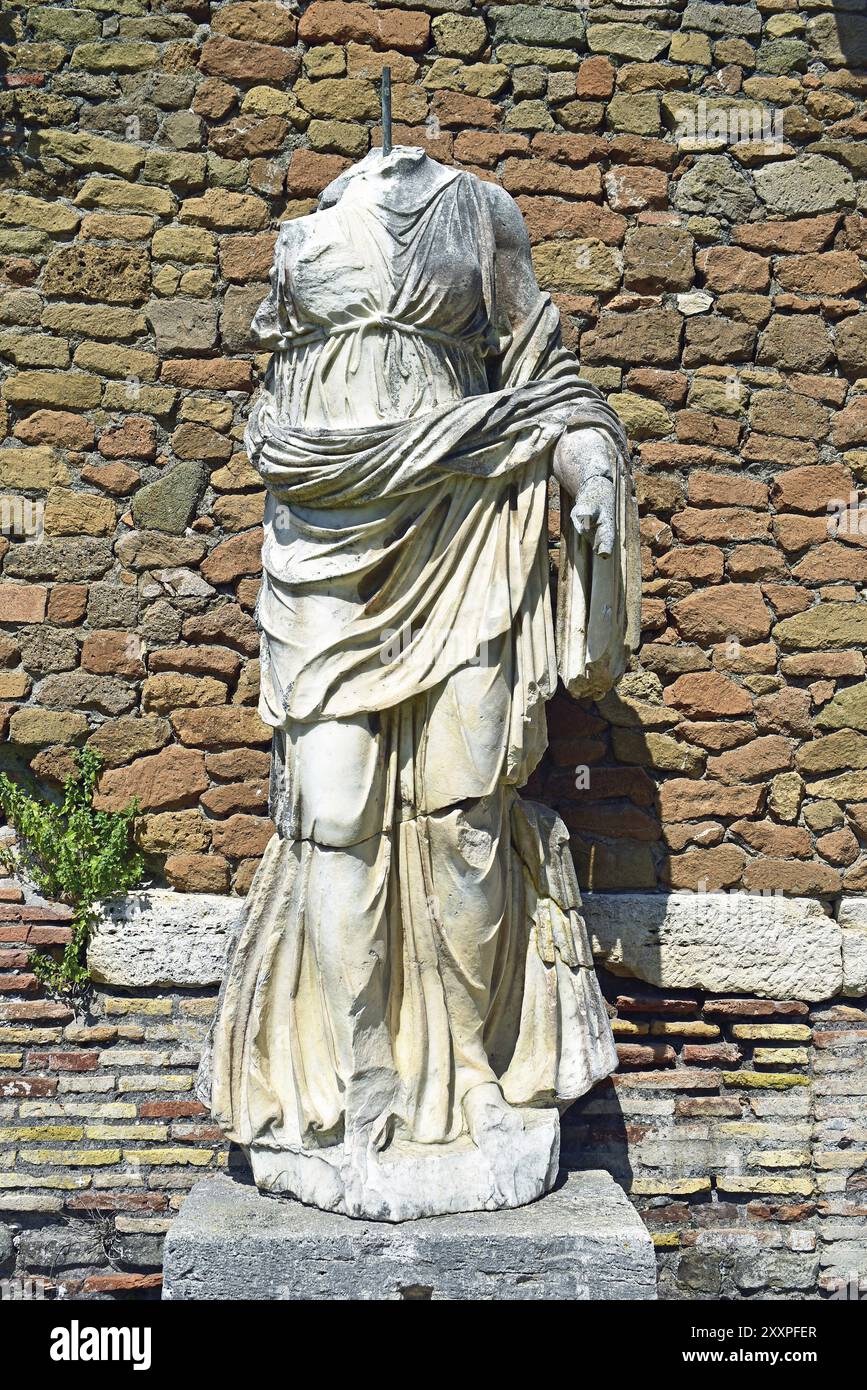 Rome italy fragments marble hi-res stock photography and images - Alamy