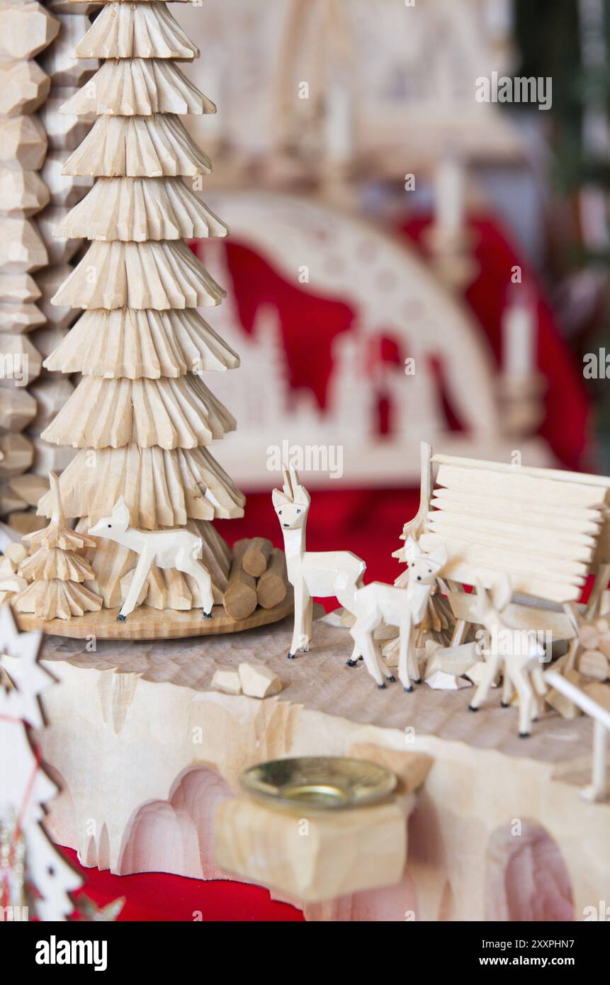 Traditionally carved wooden figures for decoration Stock Photo - Alamy