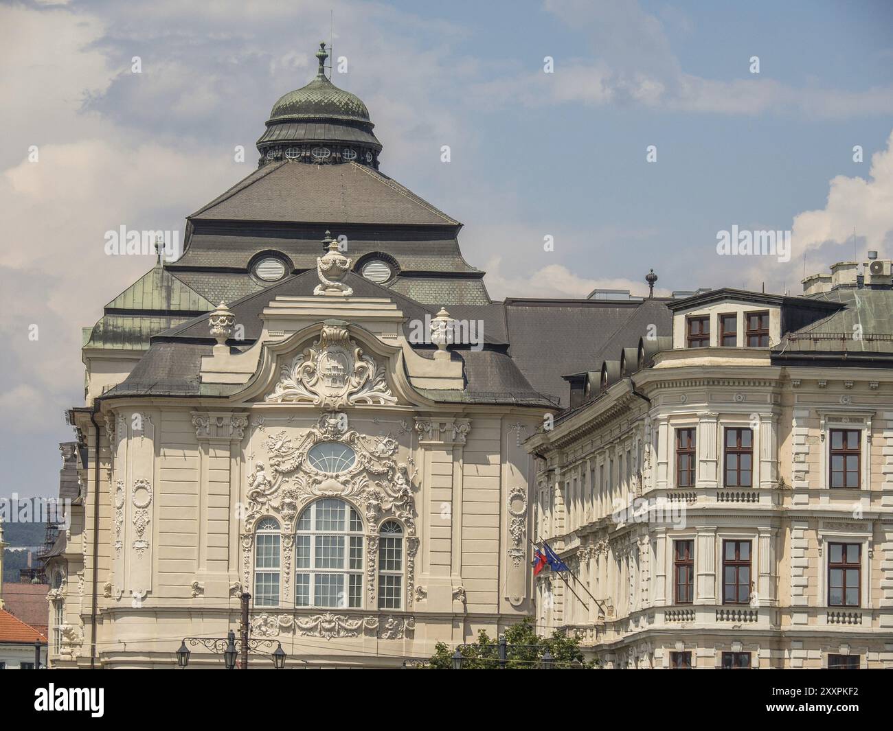 Detailed shot ornate building hi-res stock photography and images - Alamy