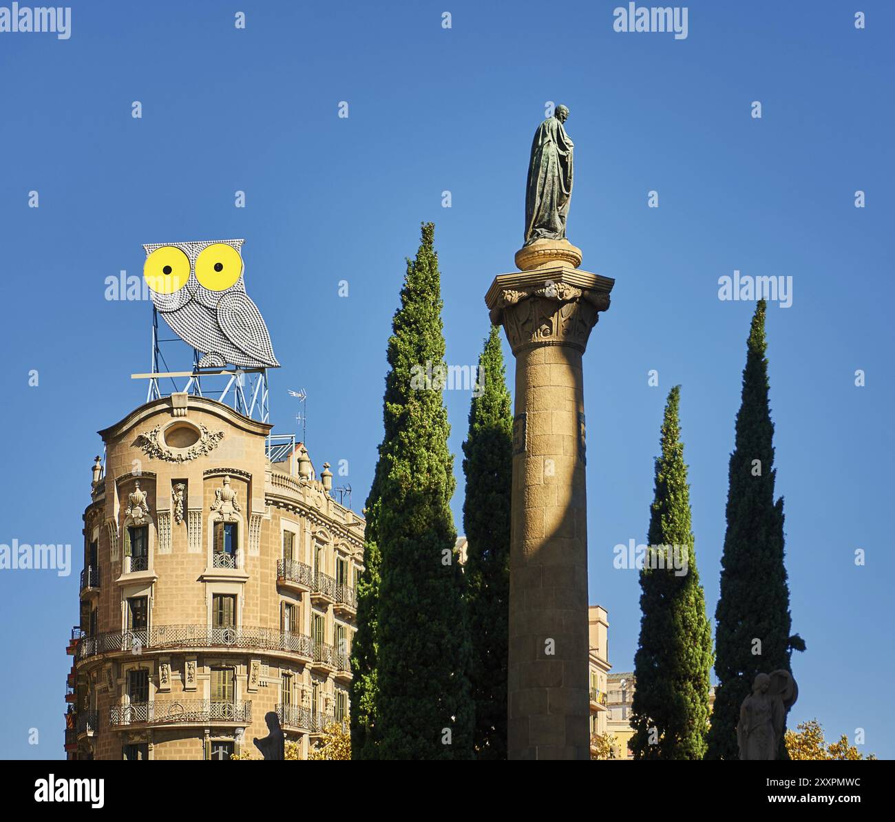 Owl barcelona hi-res stock photography and images - Alamy