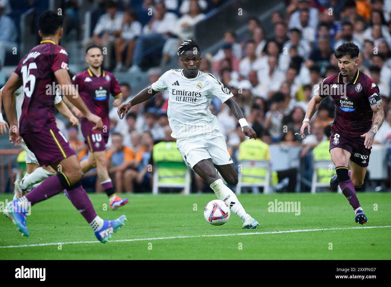 Madrid, Spain. 25th Aug, 2024. Real Madrid's Vinicius Jr. (C) tries to ...