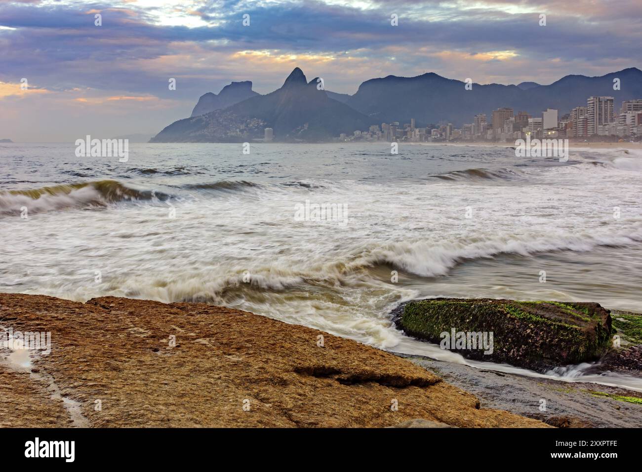 Tropical sunrise at Ipanema beach in Rio de Janeiro Stock Photo - Alamy