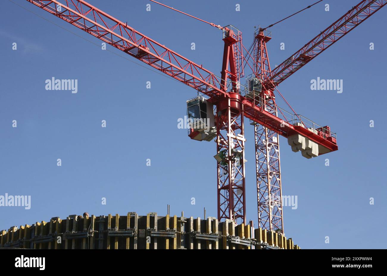 Building construction machinery Stock Photo - Alamy