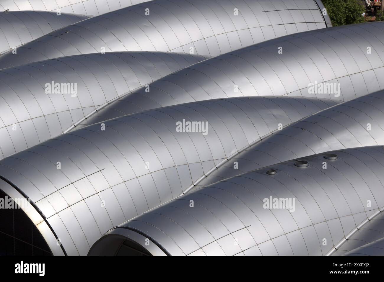 Twisted metal roof hi-res stock photography and images - Alamy