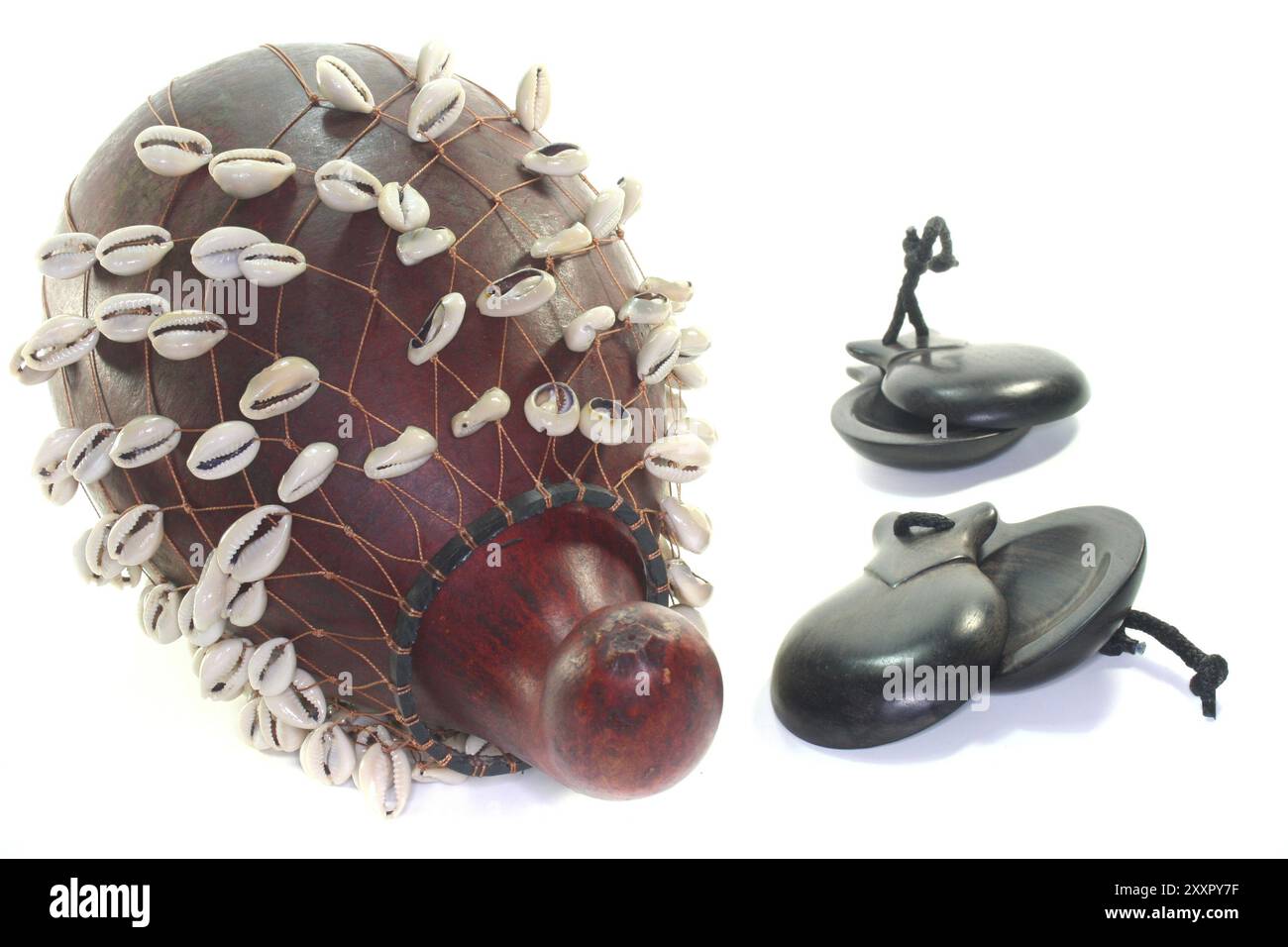 African gourd instrument hi-res stock photography and images - Alamy