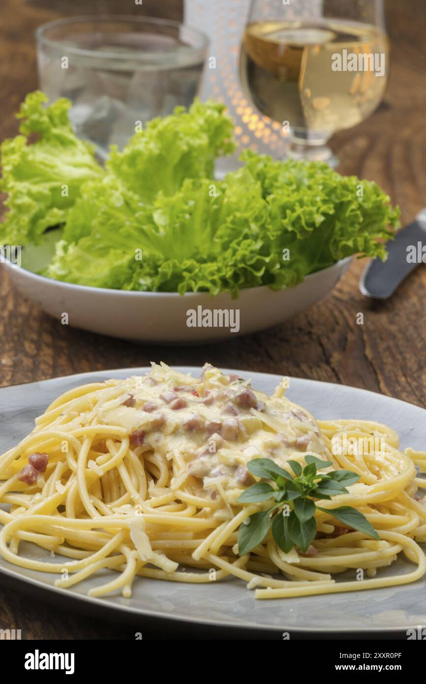 Empty spaghetti plate hi-res stock photography and images - Alamy