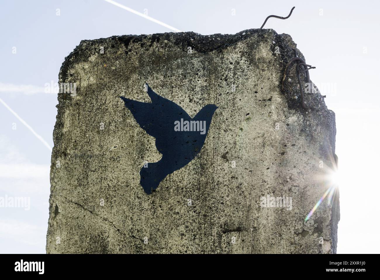 Monument, part of the Berlin Wall with dove of peace, Schengen, Canton ...