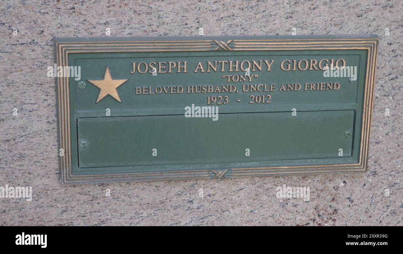 Los Angeles, California, USA 23rd August 2024 Actor Tony Giorgio Grave ...