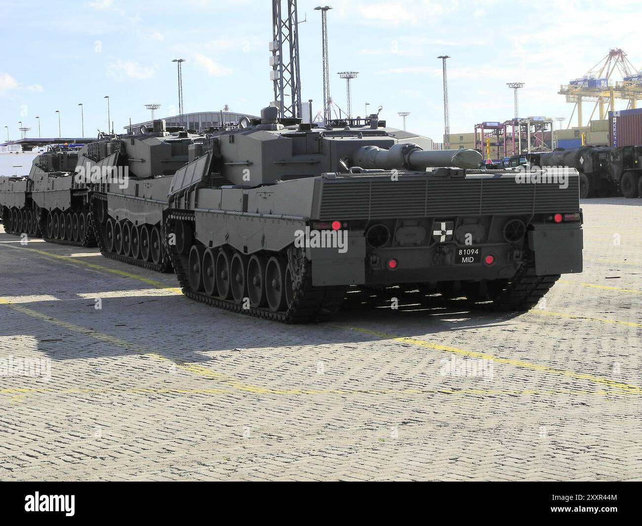 Military vehicle shipment hi-res stock photography and images - Alamy