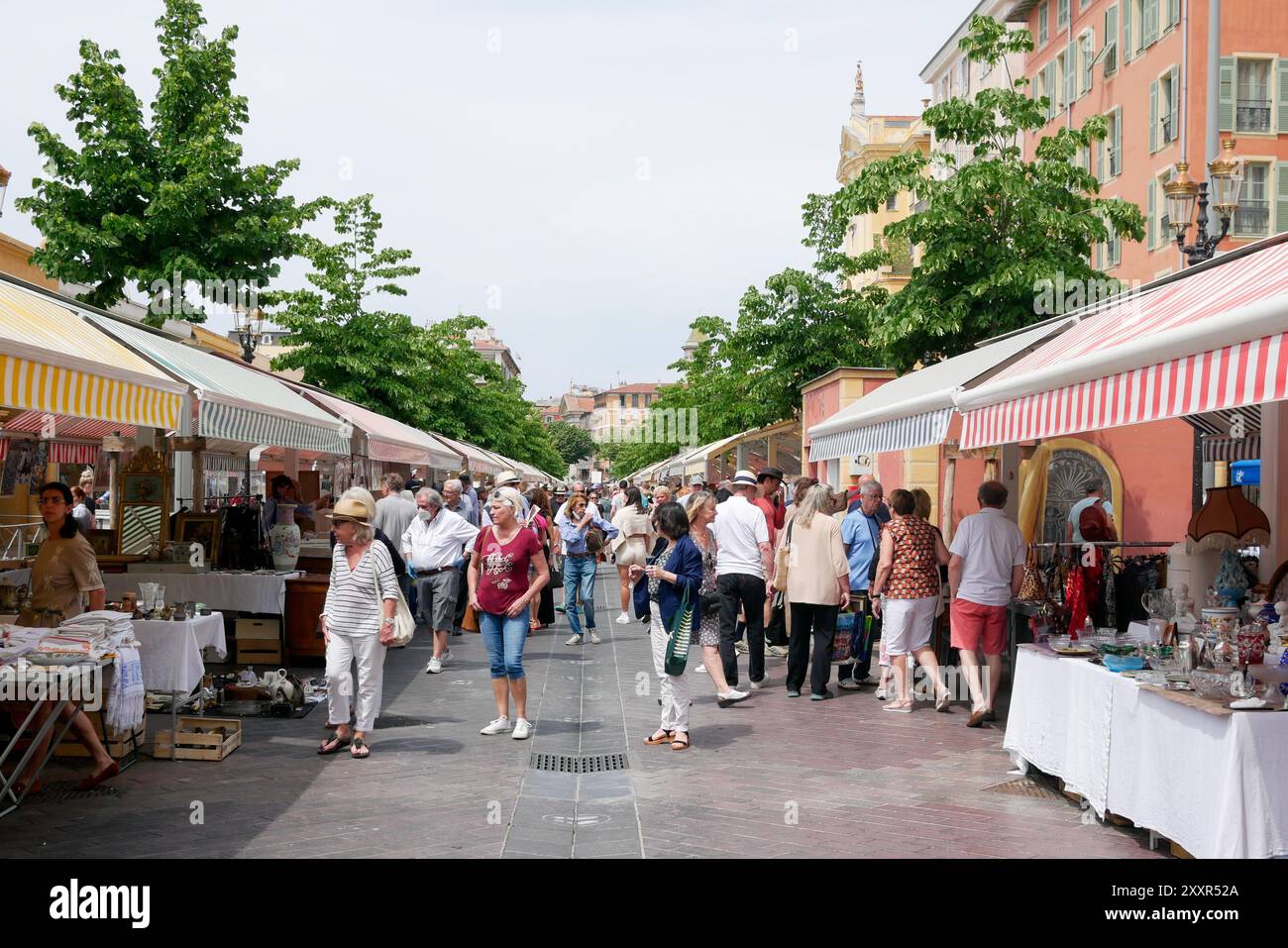 Flower market nice france hi-res stock photography and images - Alamy