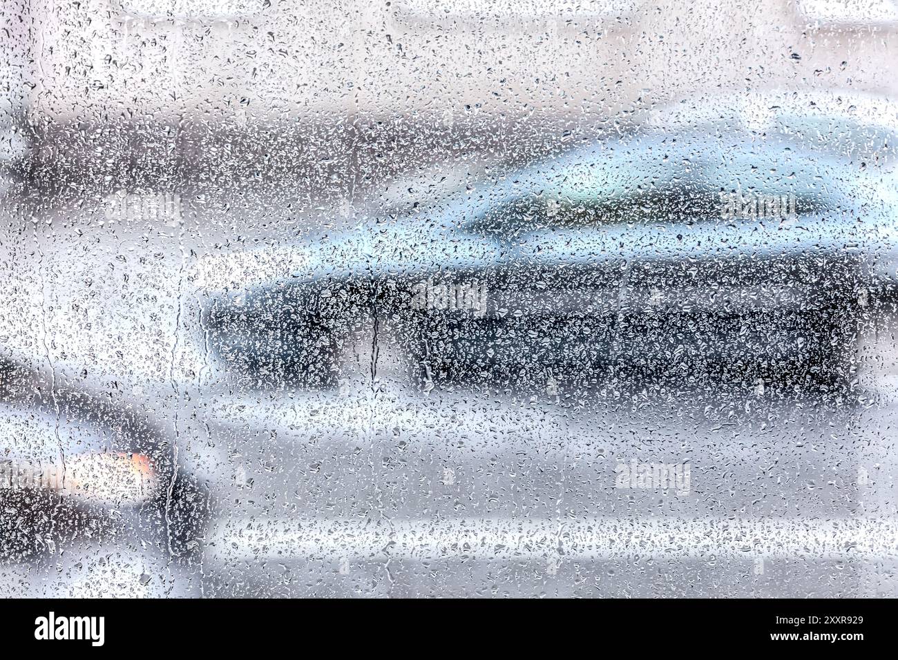 Car against traffic flow hi-res stock photography and images - Alamy