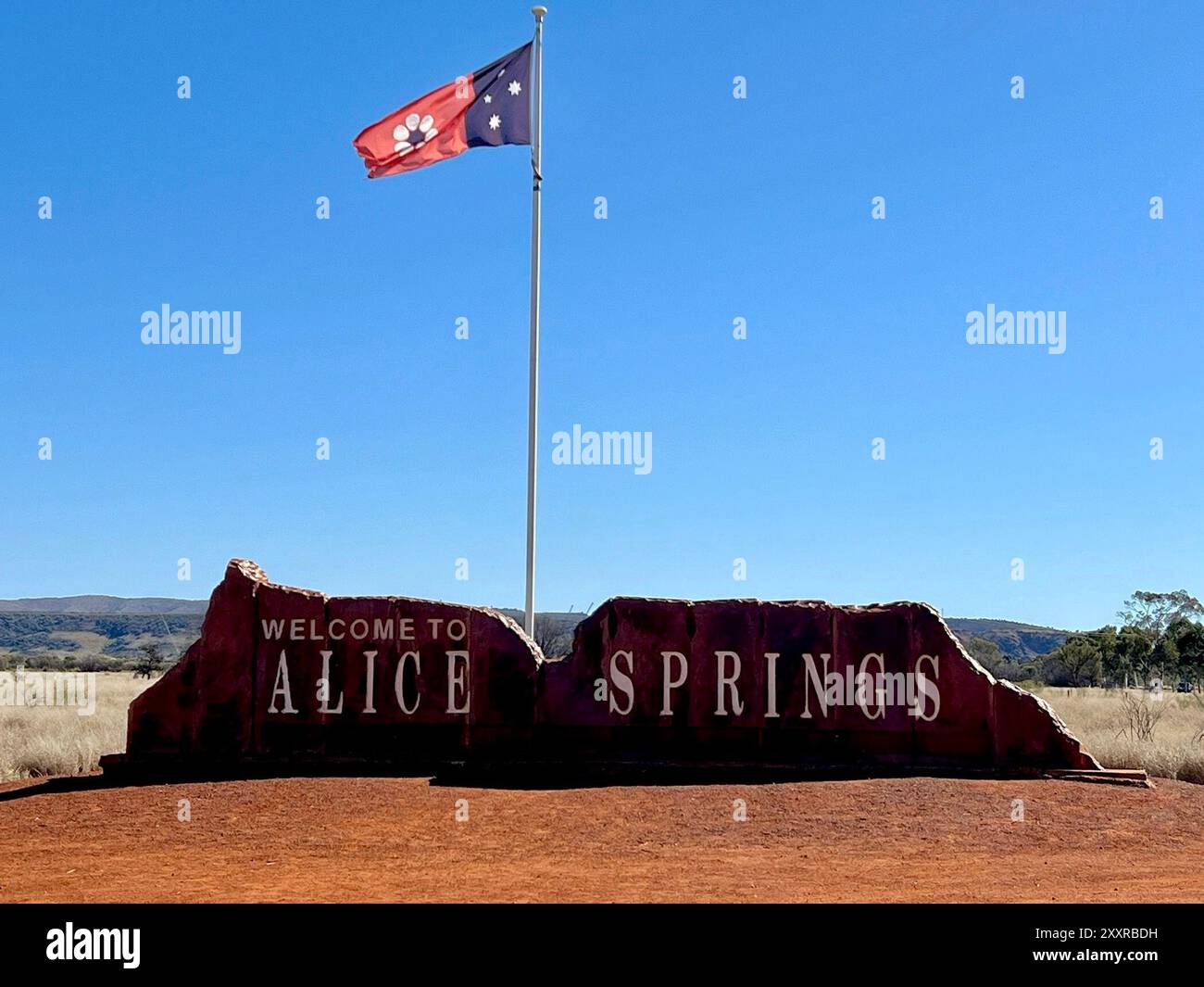 Alice Springs, Australia. 06th Aug, 2024. "Welcome to Alice Springs" is ...