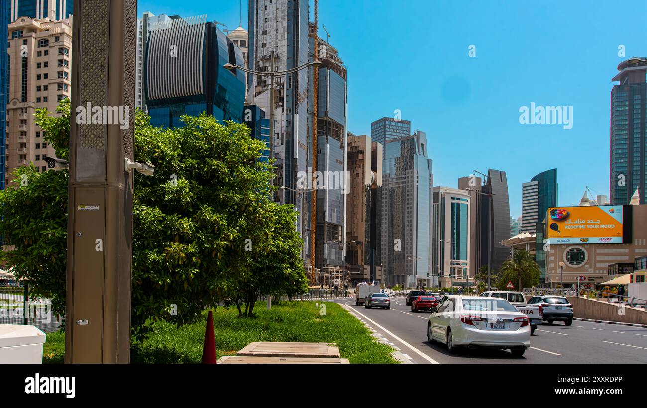 Lusail iconic stadium construction hi-res stock photography and images ...