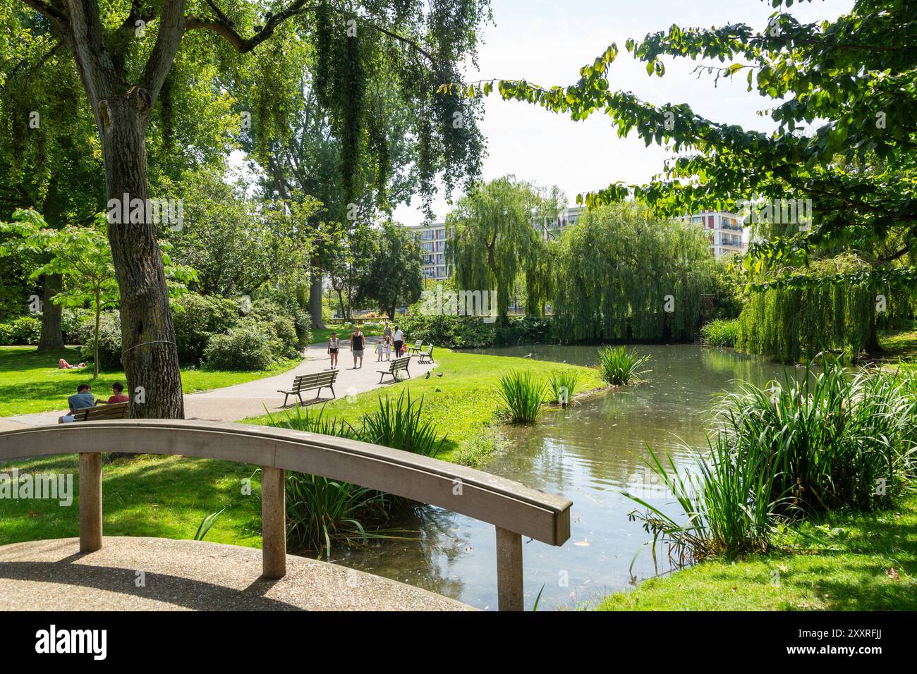 Square Saint-Roch lovely public gardens in the centre of Le Havre ...