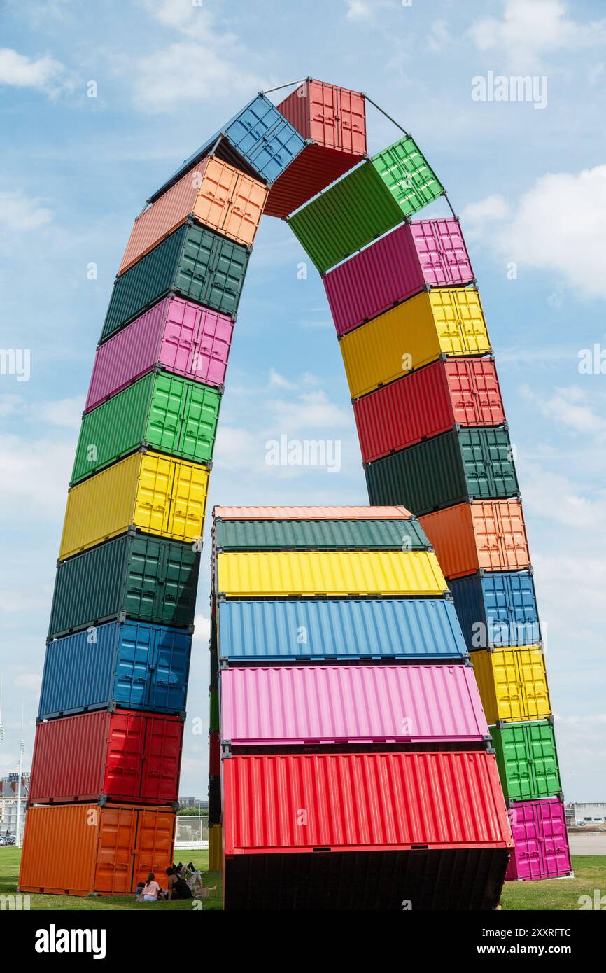 This impressive shipping container art installation by Vincent Ganivet ...