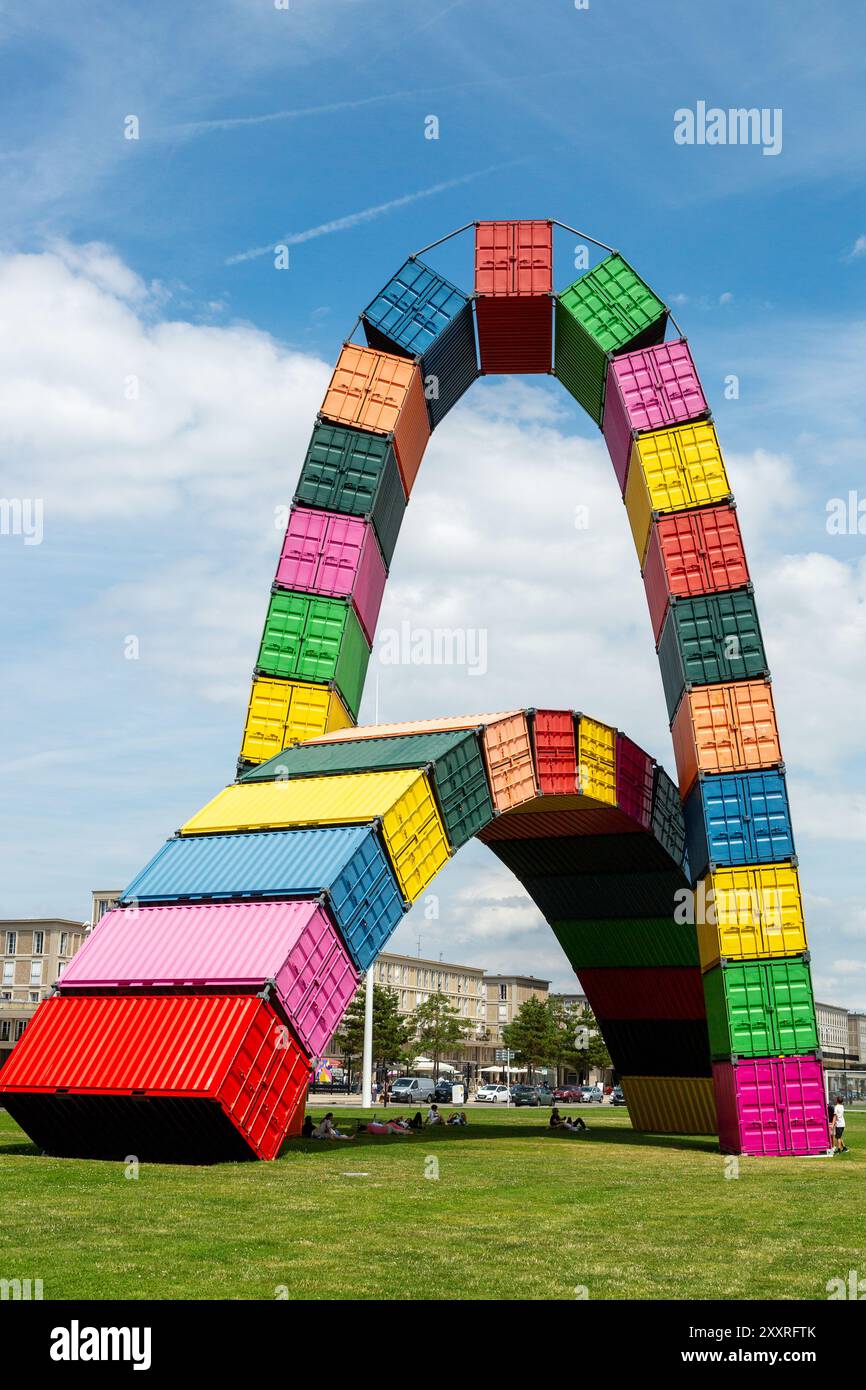 This impressive shipping container art installation by Vincent Ganivet ...