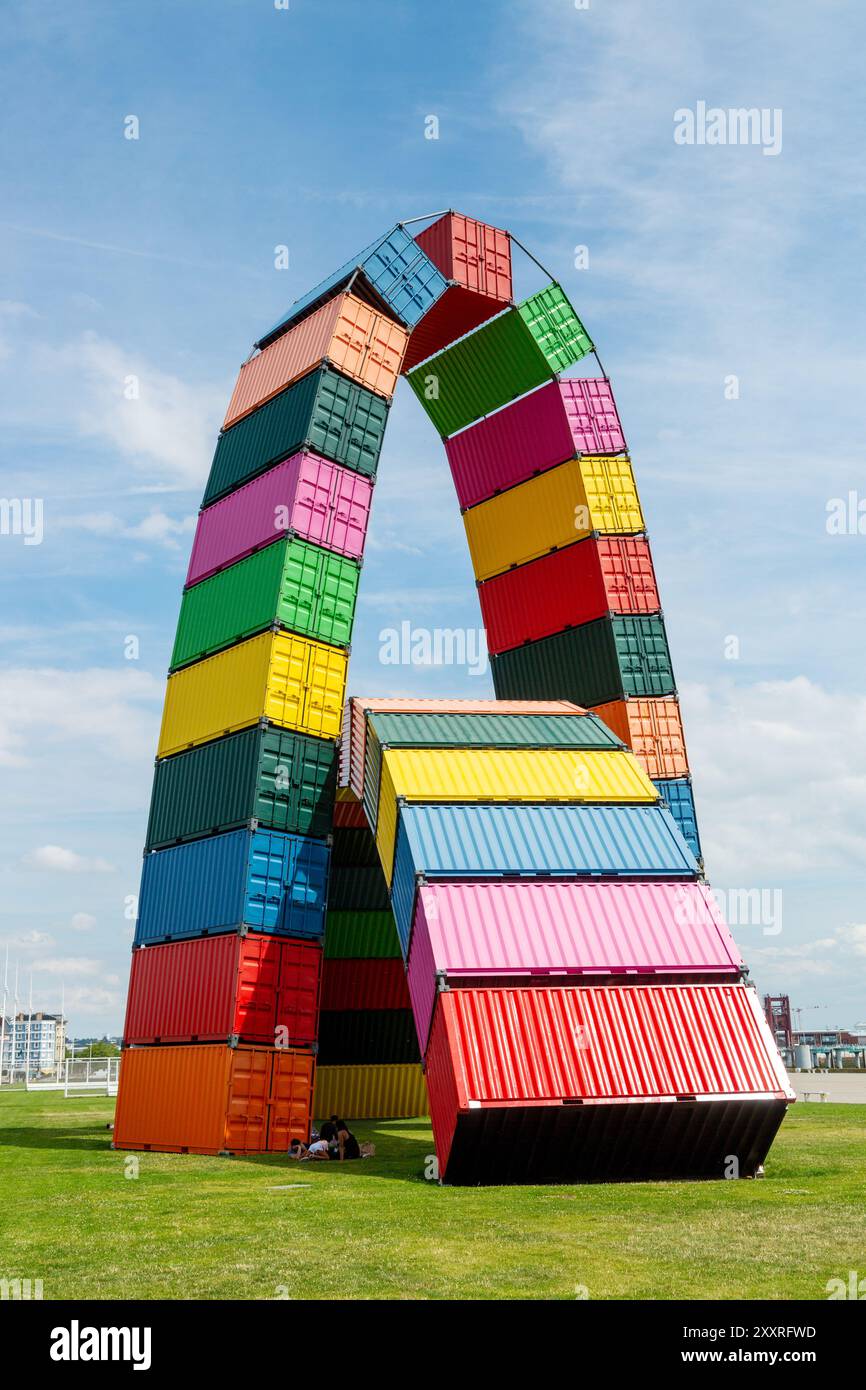 This impressive shipping container art installation by Vincent Ganivet ...