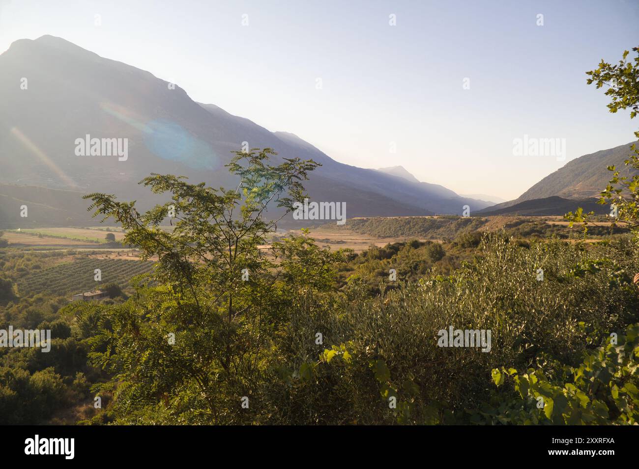 Riverbank features hi-res stock photography and images - Alamy